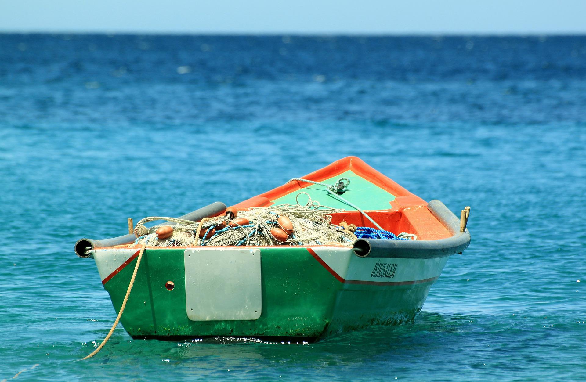 Why Use Fiberglass Boat Paint Article Gen